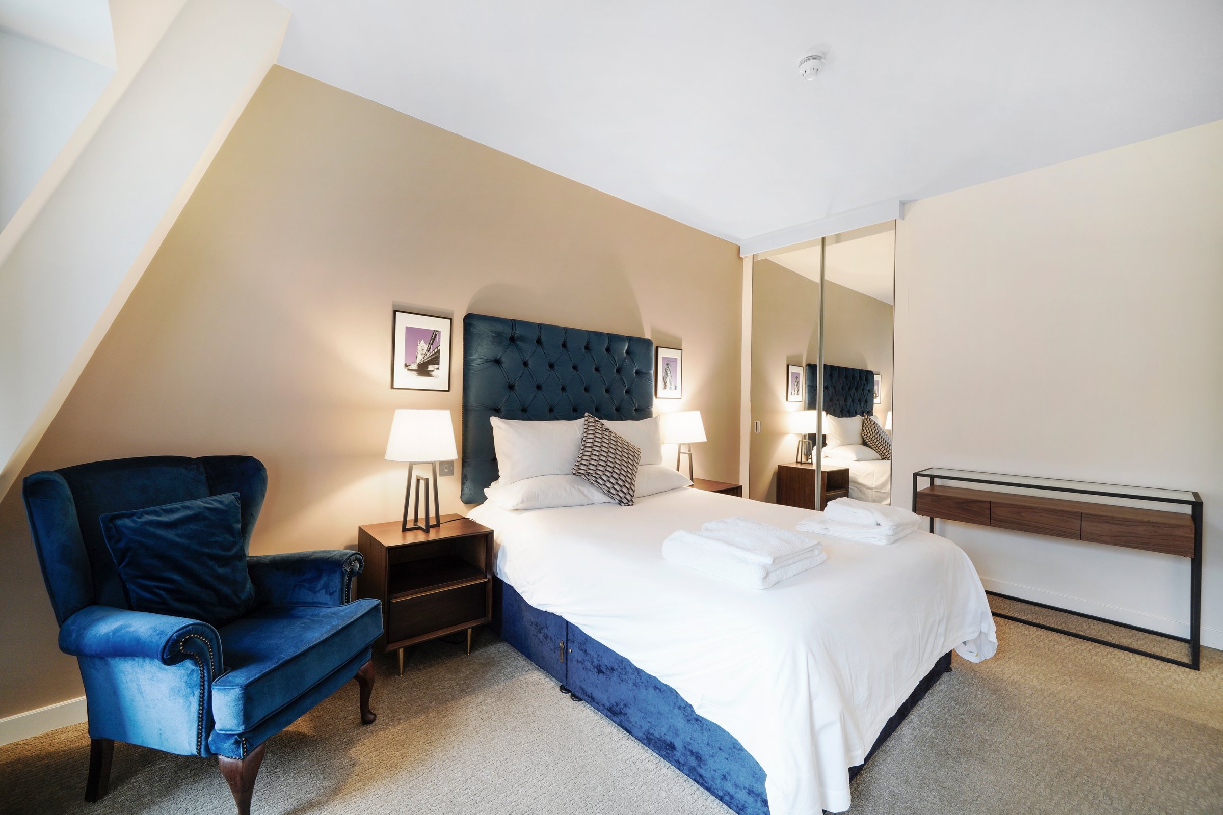 Lovat House - City Apartments